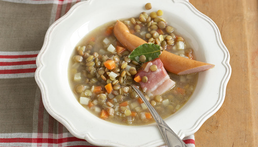 Deftig und typisch schwäbisch: Linsensuppe mit Spätzle – Reader's Digest
