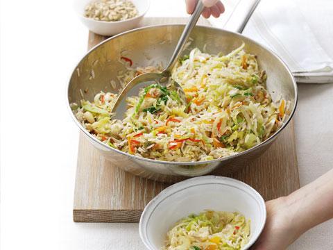 Wok-Reis mit Gemüse und Cashews – Reader's Digest